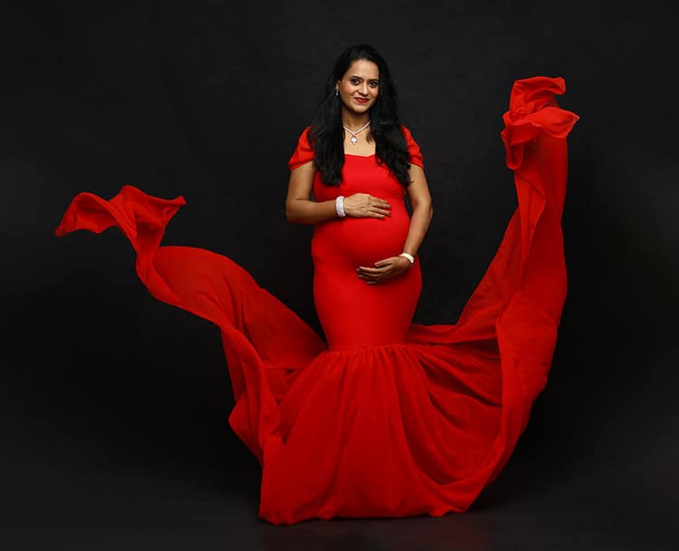 Best Affordable Premium Maternity Photoshoot in Noida, Delhi NCR