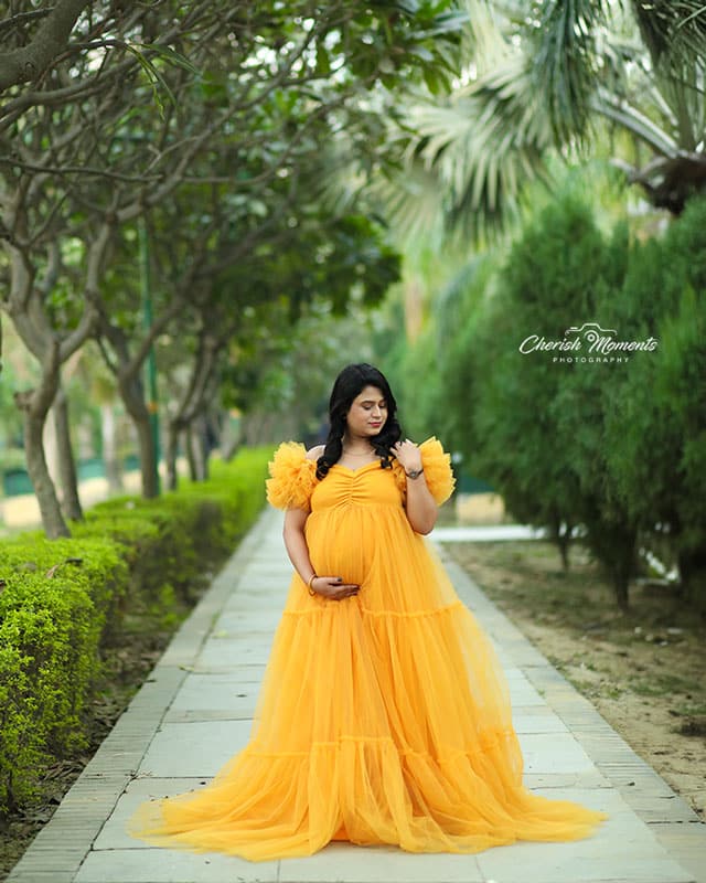 Best Affordable Premium Maternity Photoshoot in Noida Delhi Agra